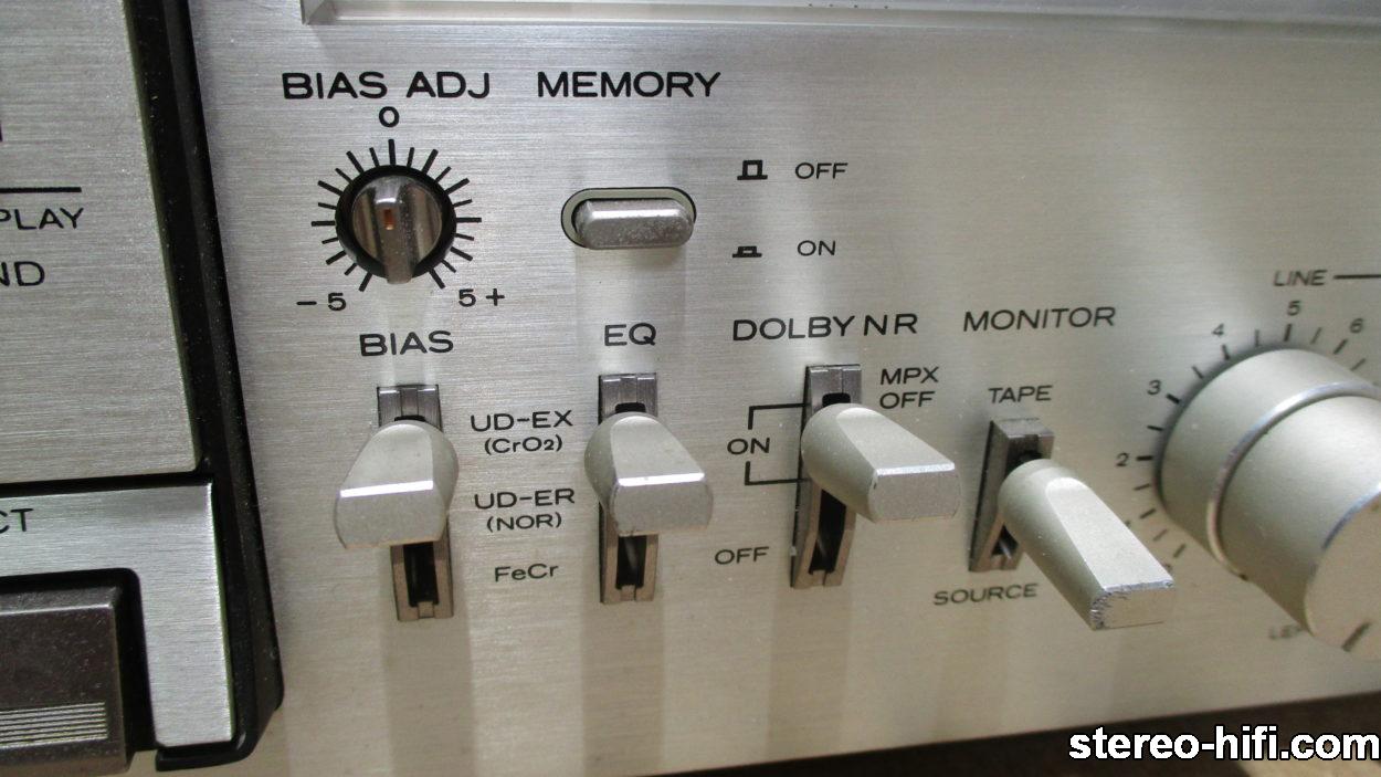 Hitachi D-980 - stereo-hifi